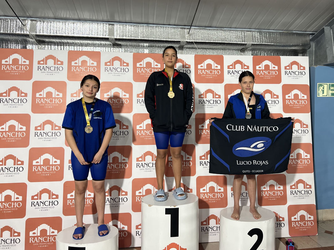 4 medallas de oro para Sofía Arguello en natación - Colegio Alemán Quito